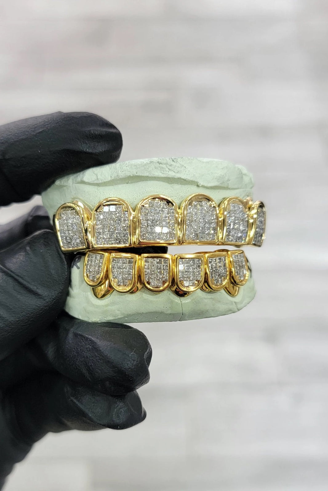 Buy Iced Out Grillz in India, teeth jewelry India, Dubai, grillz India ...